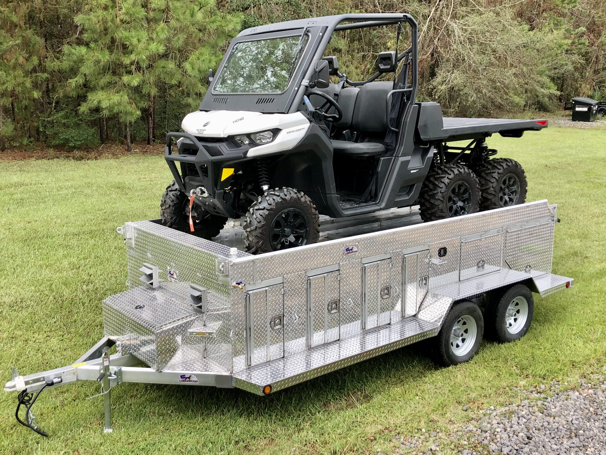 Dog Trailers - Wall 2 Wall Manufacturing