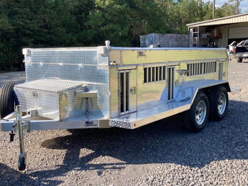 Dog Trailers - Wall 2 Wall Manufacturing