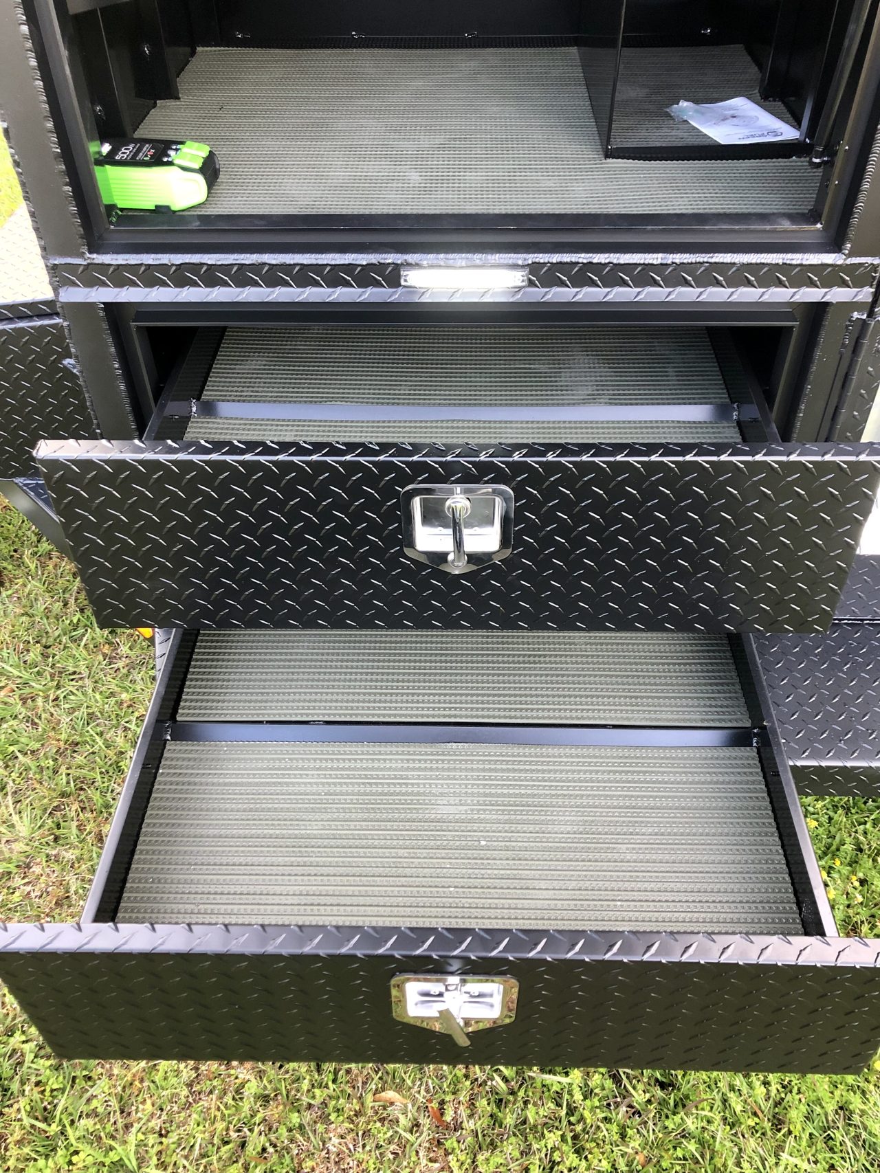 Dog Trailers - Wall 2 Wall Manufacturing