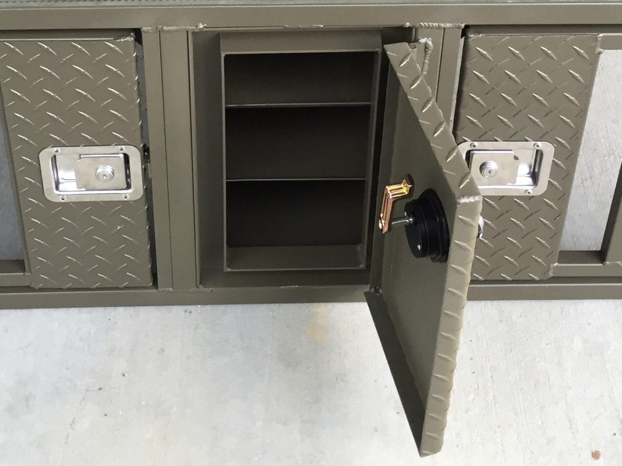 Dog Box Accessories - Wall 2 Wall Manufacturing