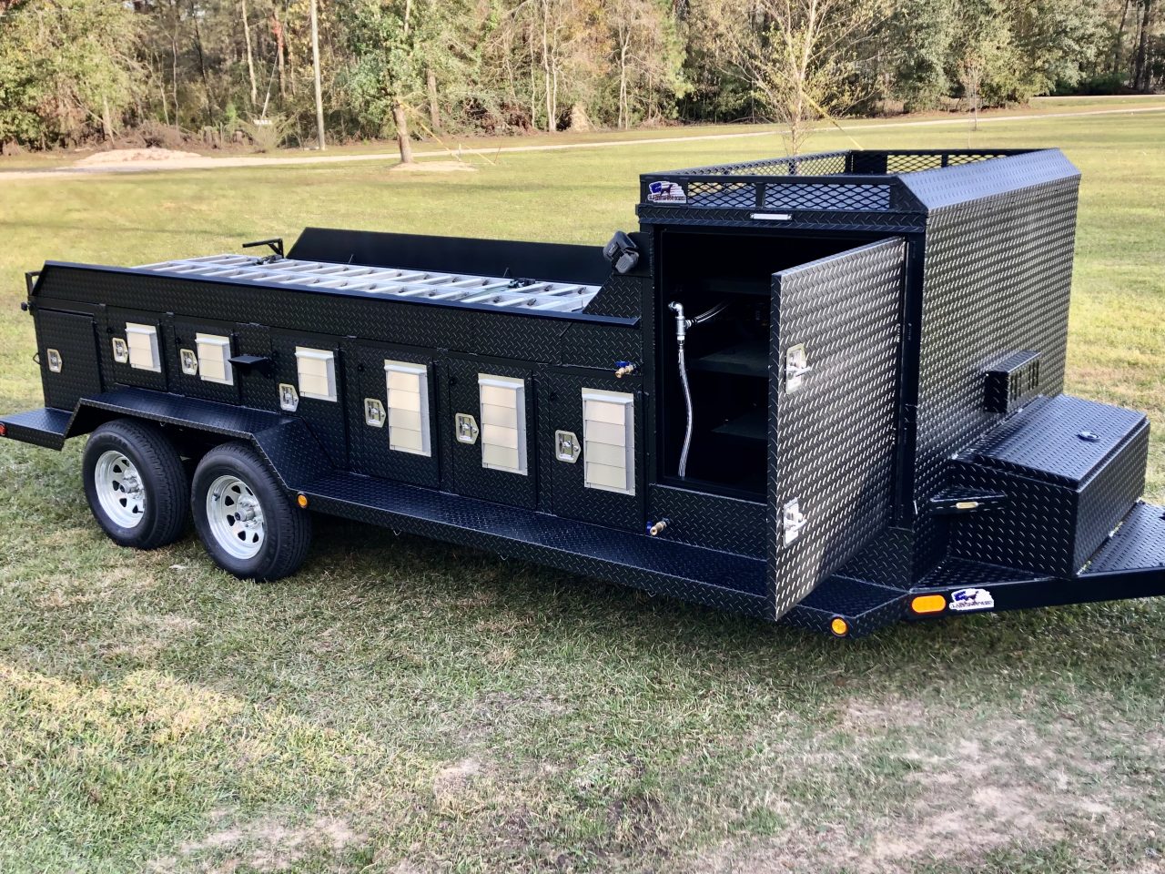 Dog Trailers - Wall 2 Wall Manufacturing